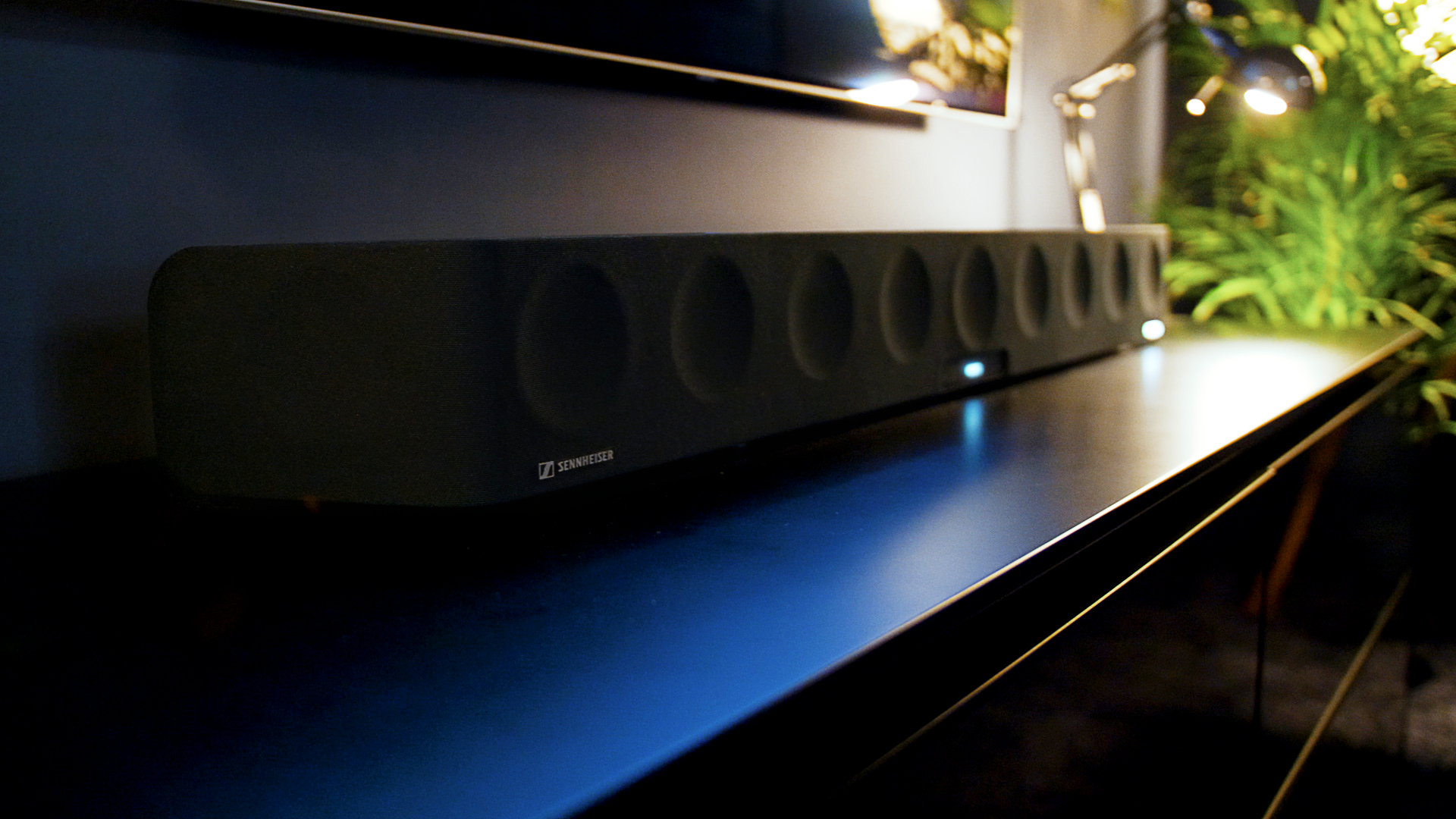 Sennheiser Ambeo Soundbar Puts Every Other Speaker System to Shame ...