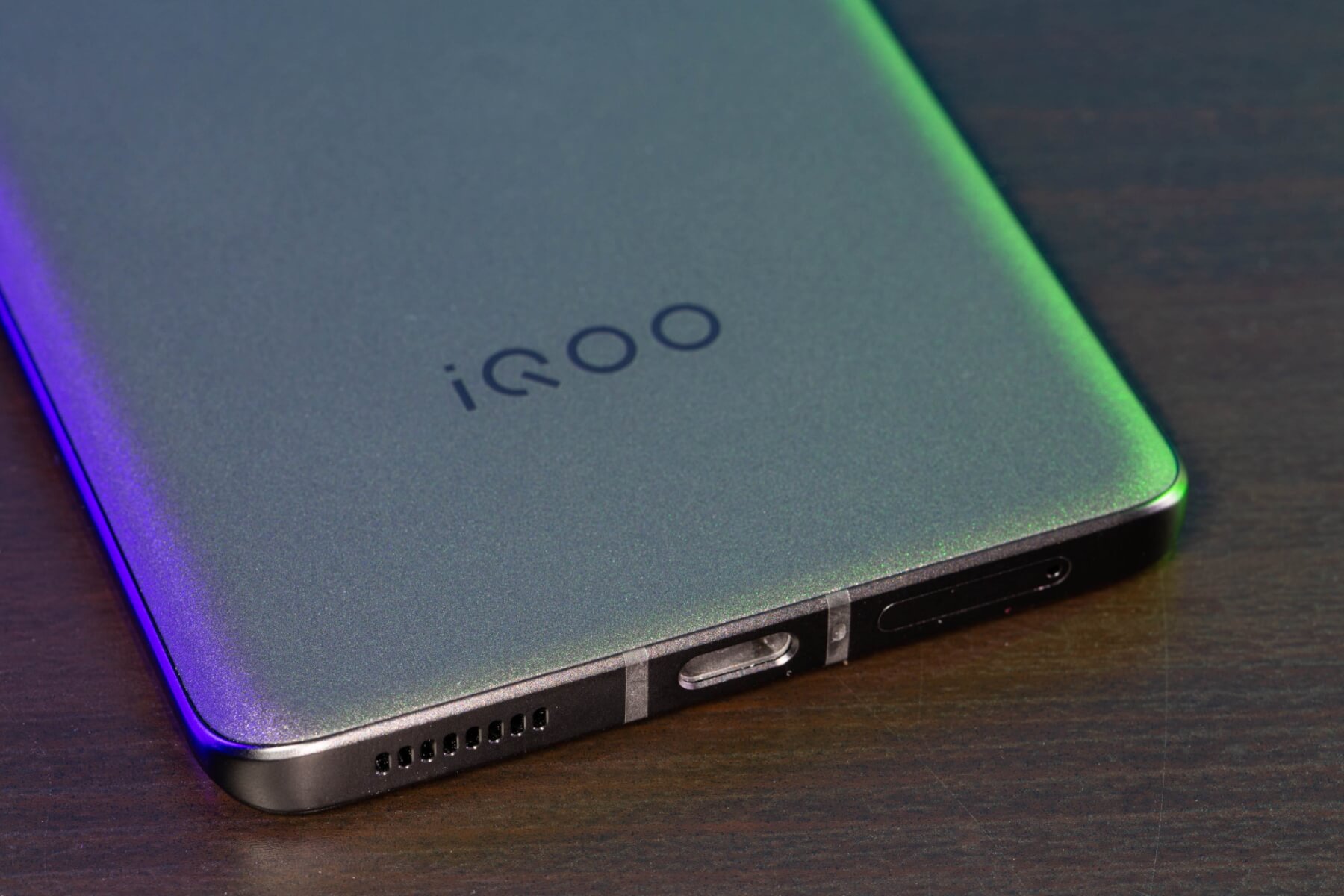IQOO 9 Review: The Vivo Flagship You Wish You Could Buy